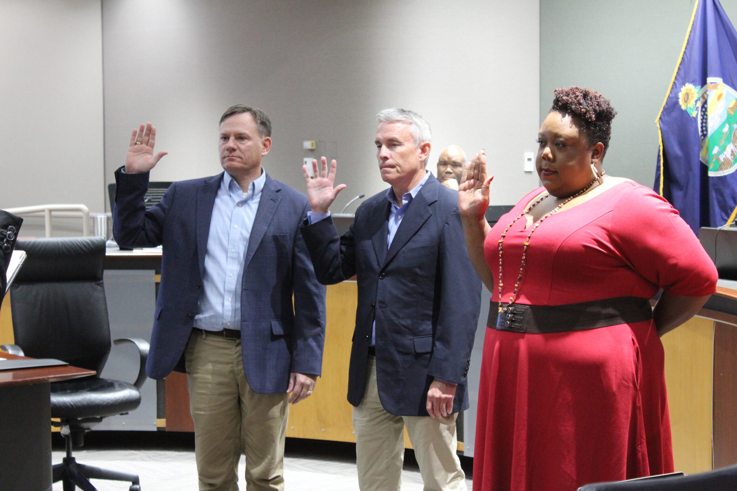 Newly elected members of Lawrence City Commission sworn into office ...